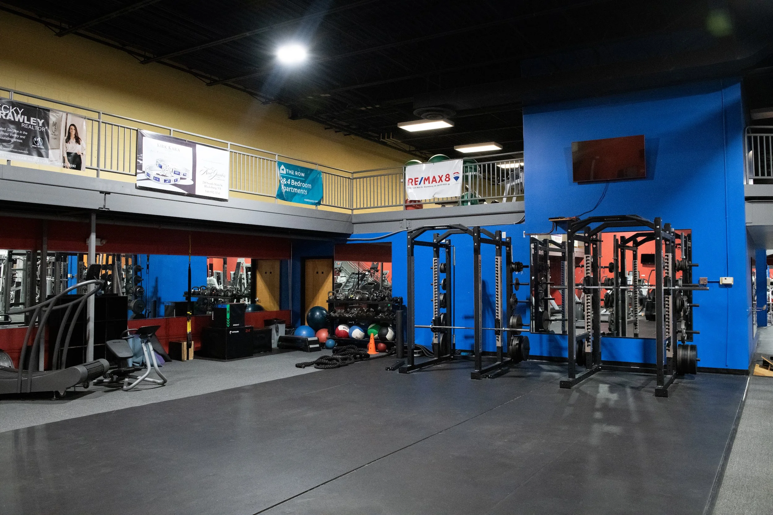 Gallery — THE WEIGHT CLUB