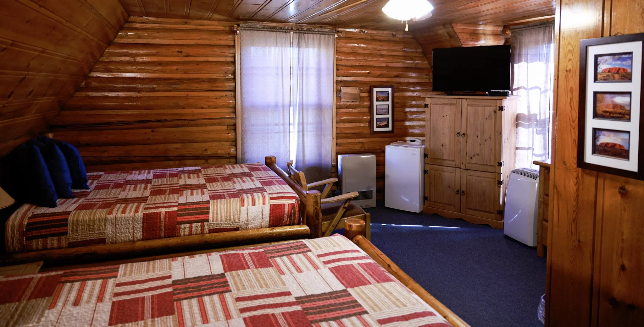 Lodge Rooms — Twin Pines Lodge and Cabins