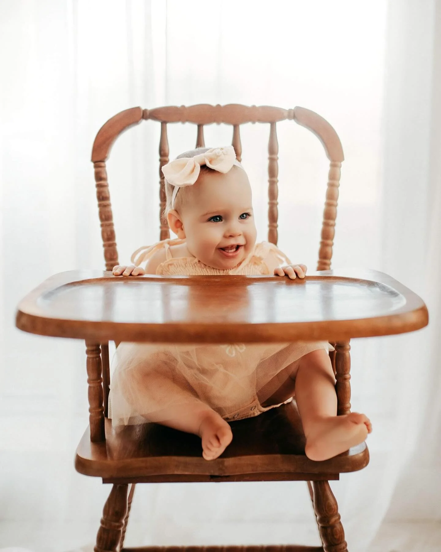 Embracing the Beauty of Motherhood Through Timeless Portraits ...