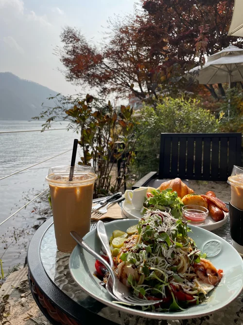 Coffee Talk: Cafe Daenerys (카페 대너리스) — sarah symbalisty