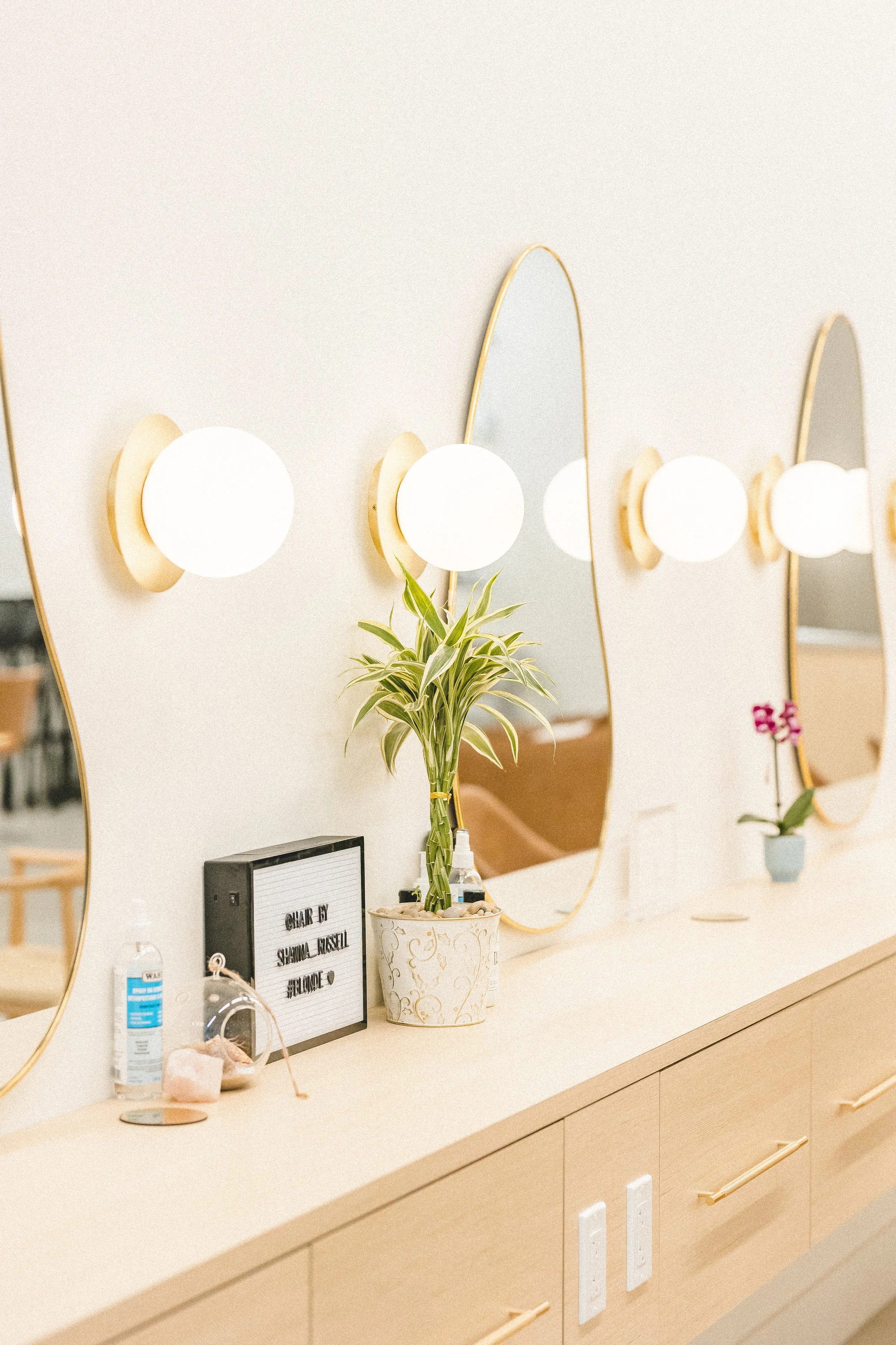 Luxury Bleached Salon