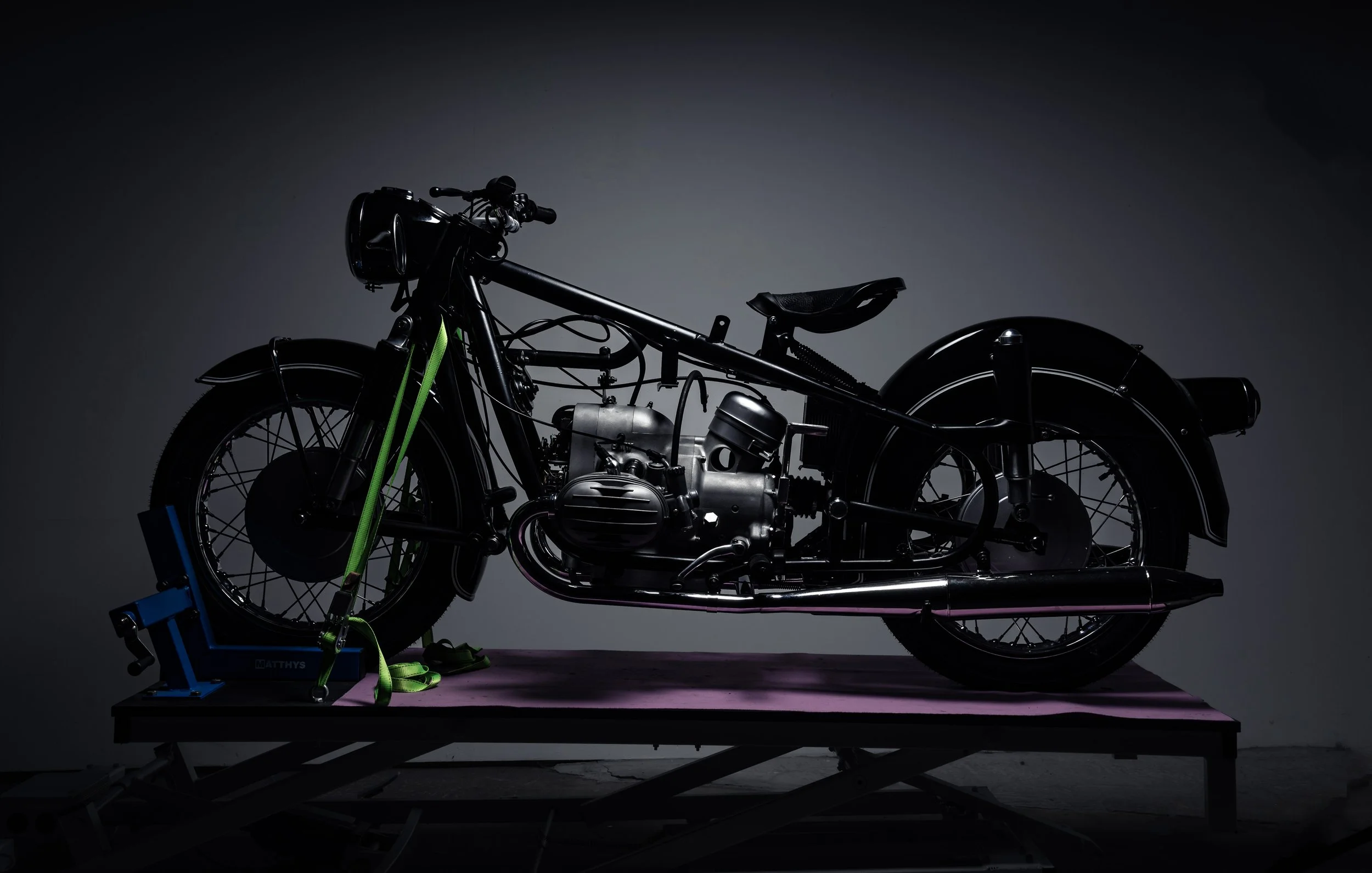 BRUTHAUS CLASSICS motorcycle restoration — how to restore every kind of ...