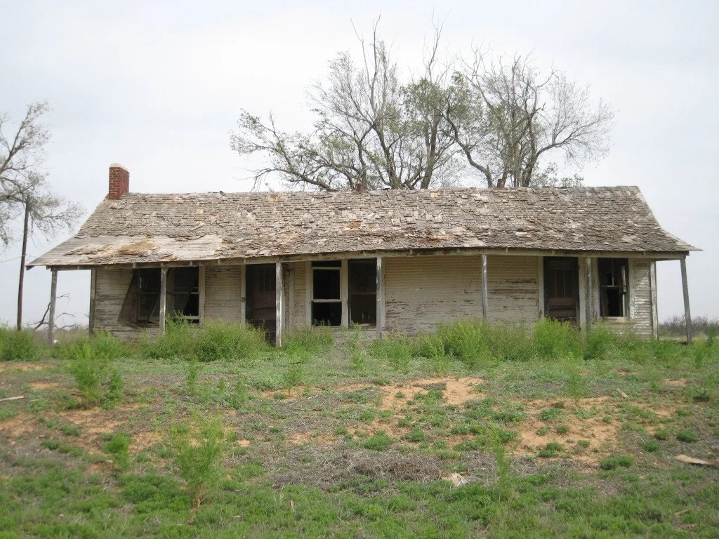 Mallet Ranch Headquarters Court — Preservation Texas