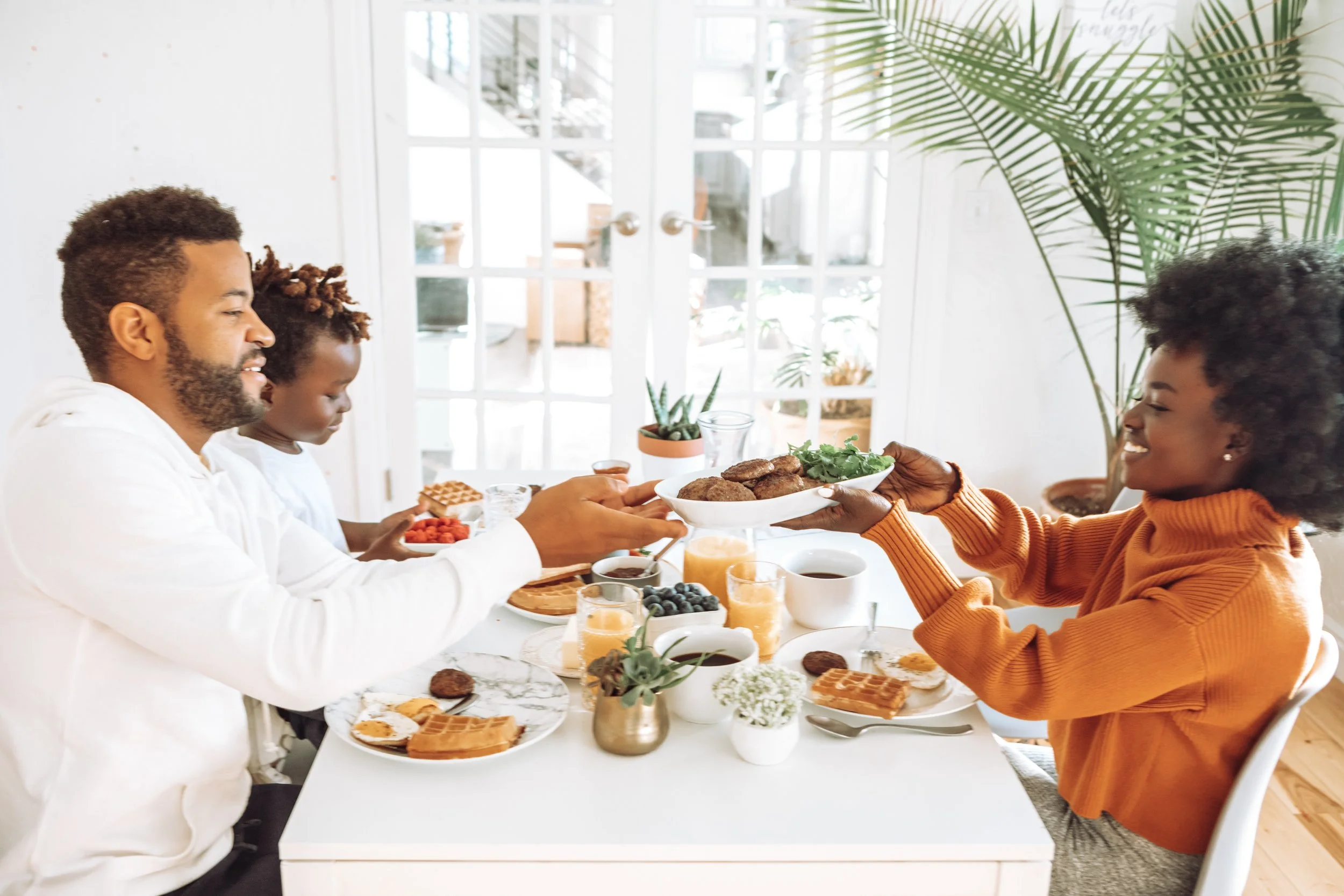 13 Emotional Benefits of Eating Family Dinner Together as a Family ...