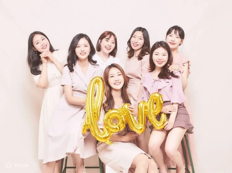 Top 6 Photoshoot Experiences in Seoul: Studio, Self, & Outdoor