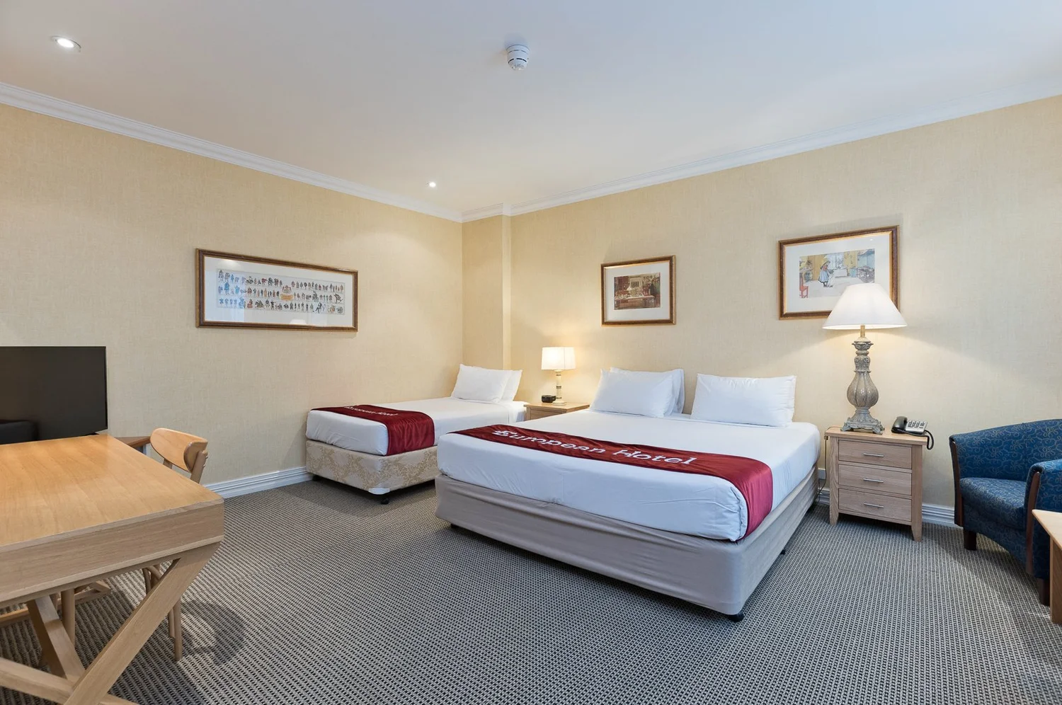 Rooms — European Hotel