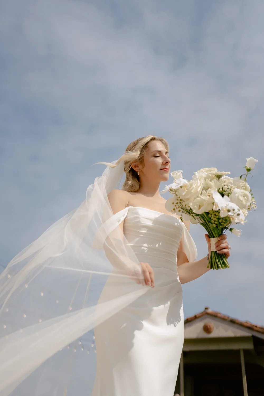 Aveil | Rent Designer Accessories for Your Bridal Season