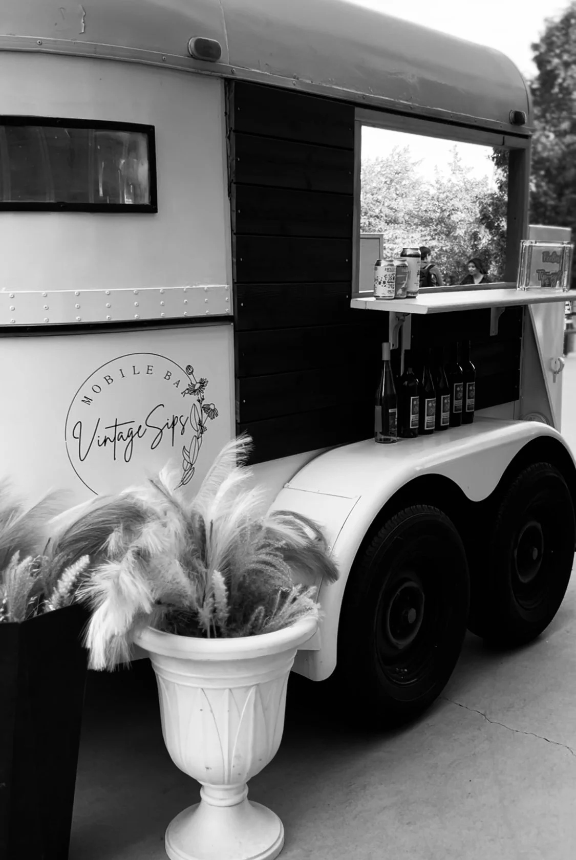 PHOTO GALLERY — Vintage Sips Mobile Bar
