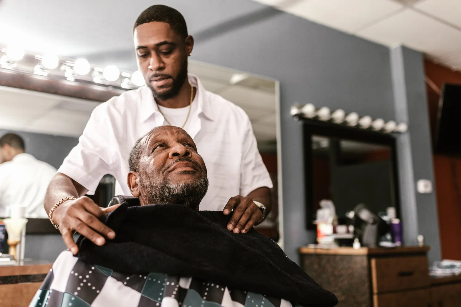 The Ultimate Guide to Barbershop Beard Trims: What to Expect and How to ...