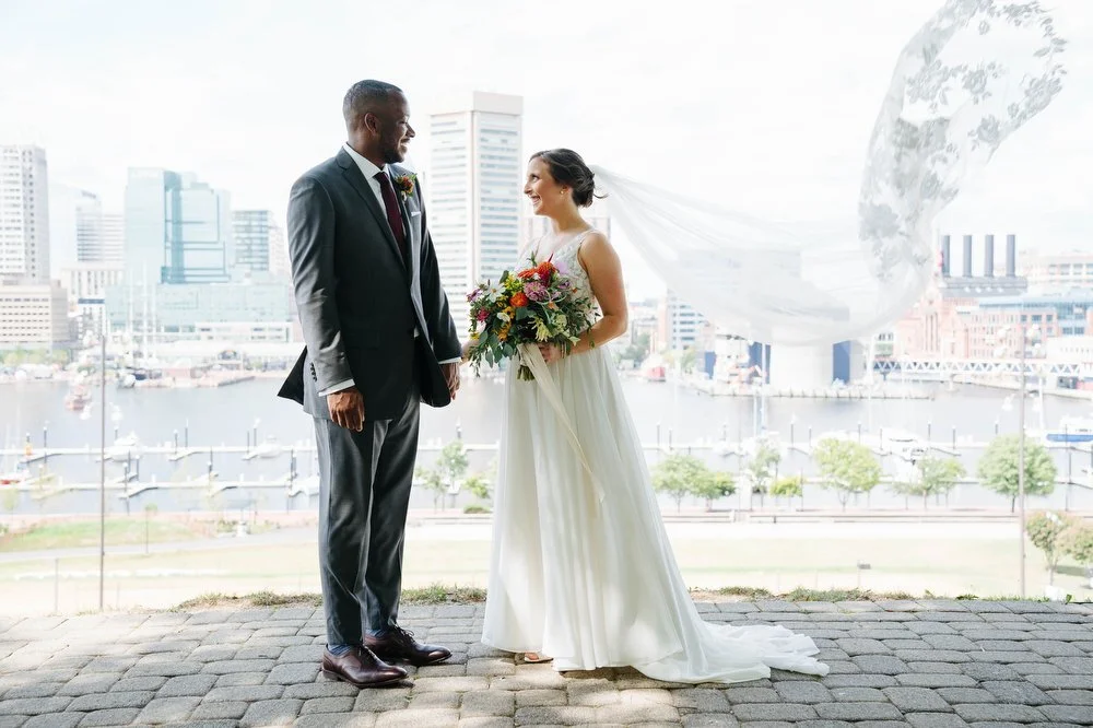 Summer AVAM Wedding in Baltimore, American Visionary Art Museum Wedding ...