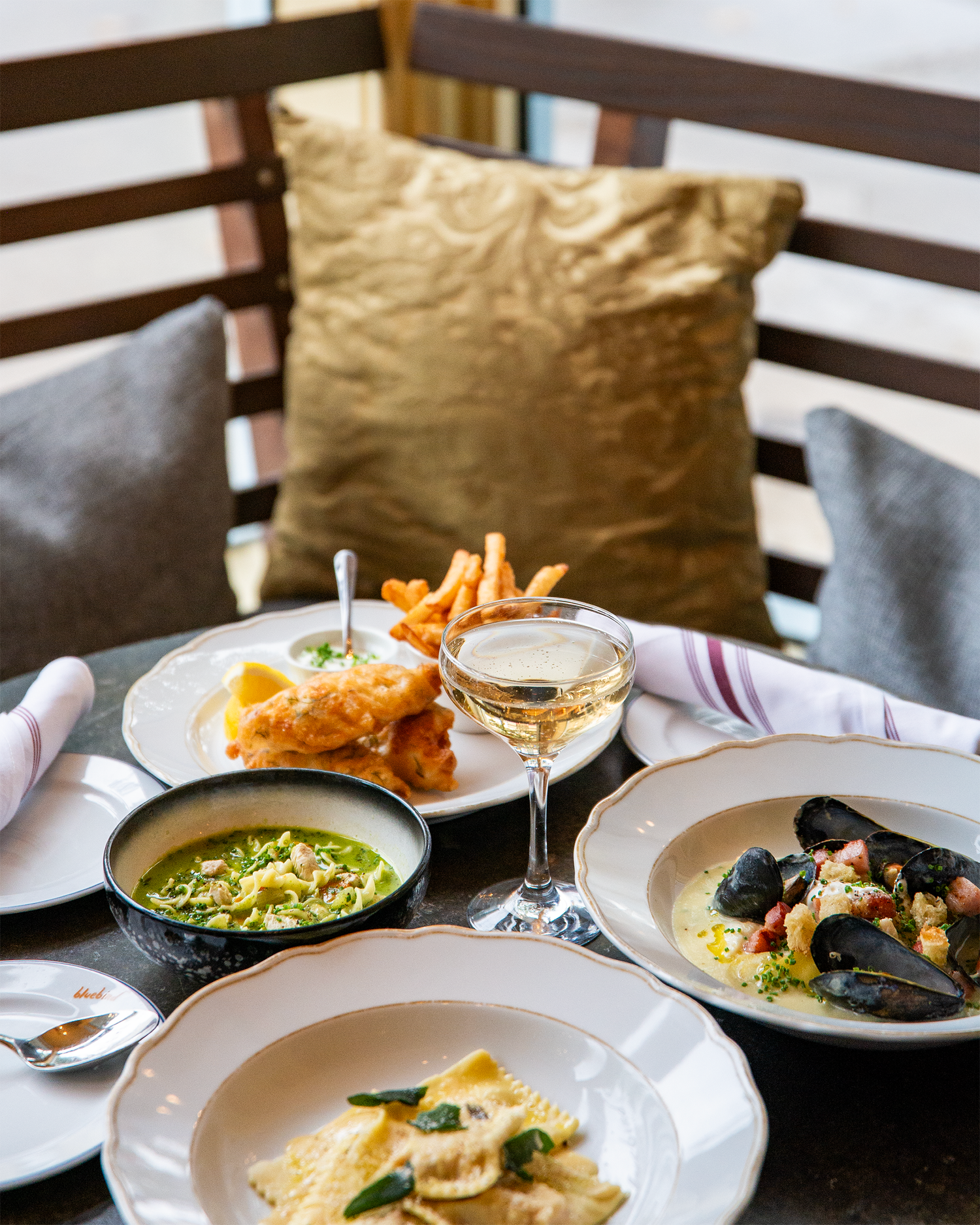 Bluebird Restaurant & Bar