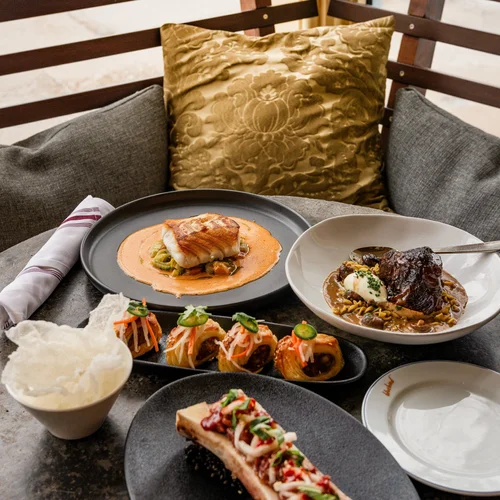 Bluebird Restaurant & Bar