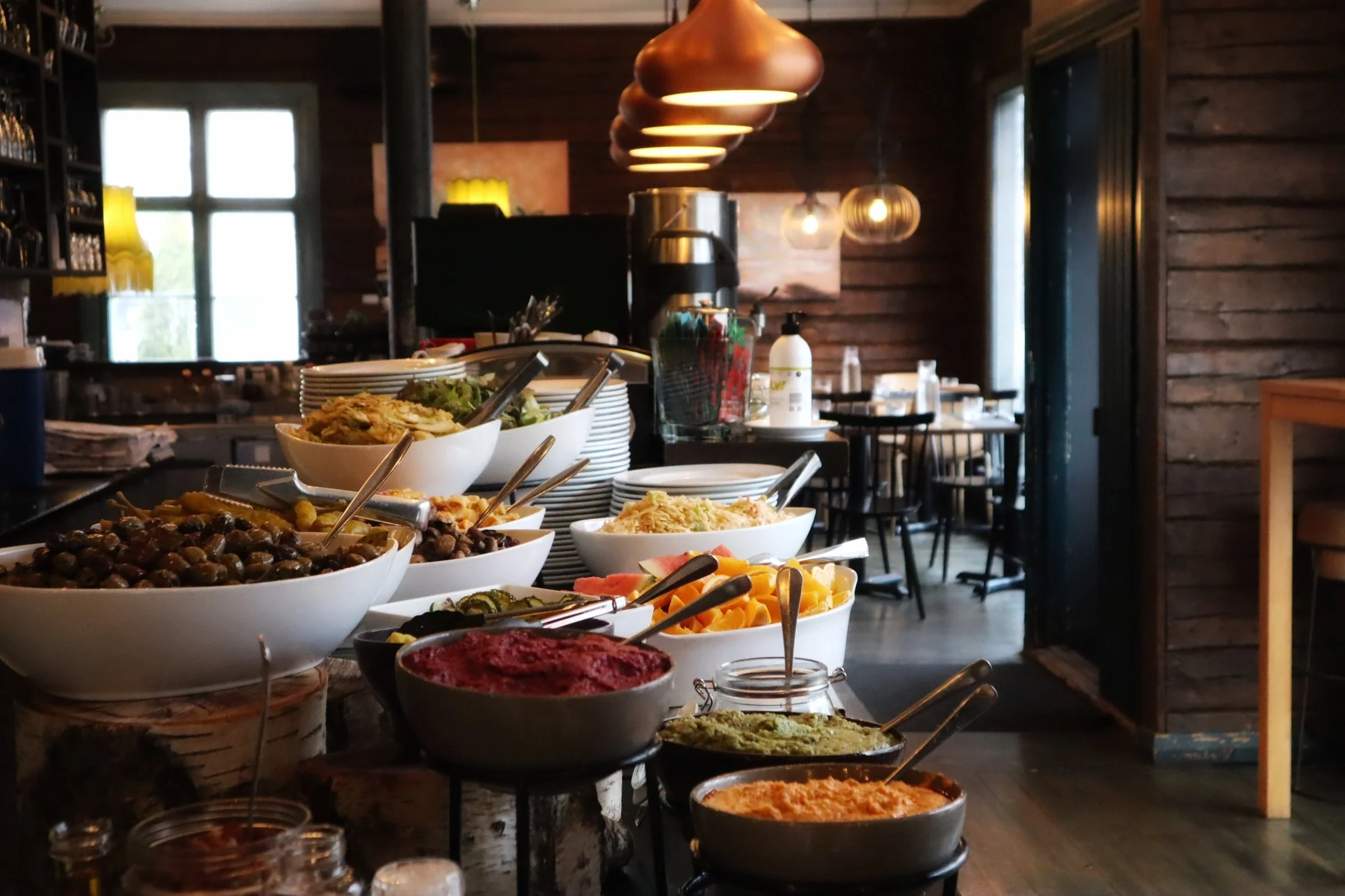 Lounas — Ravintola Huvila