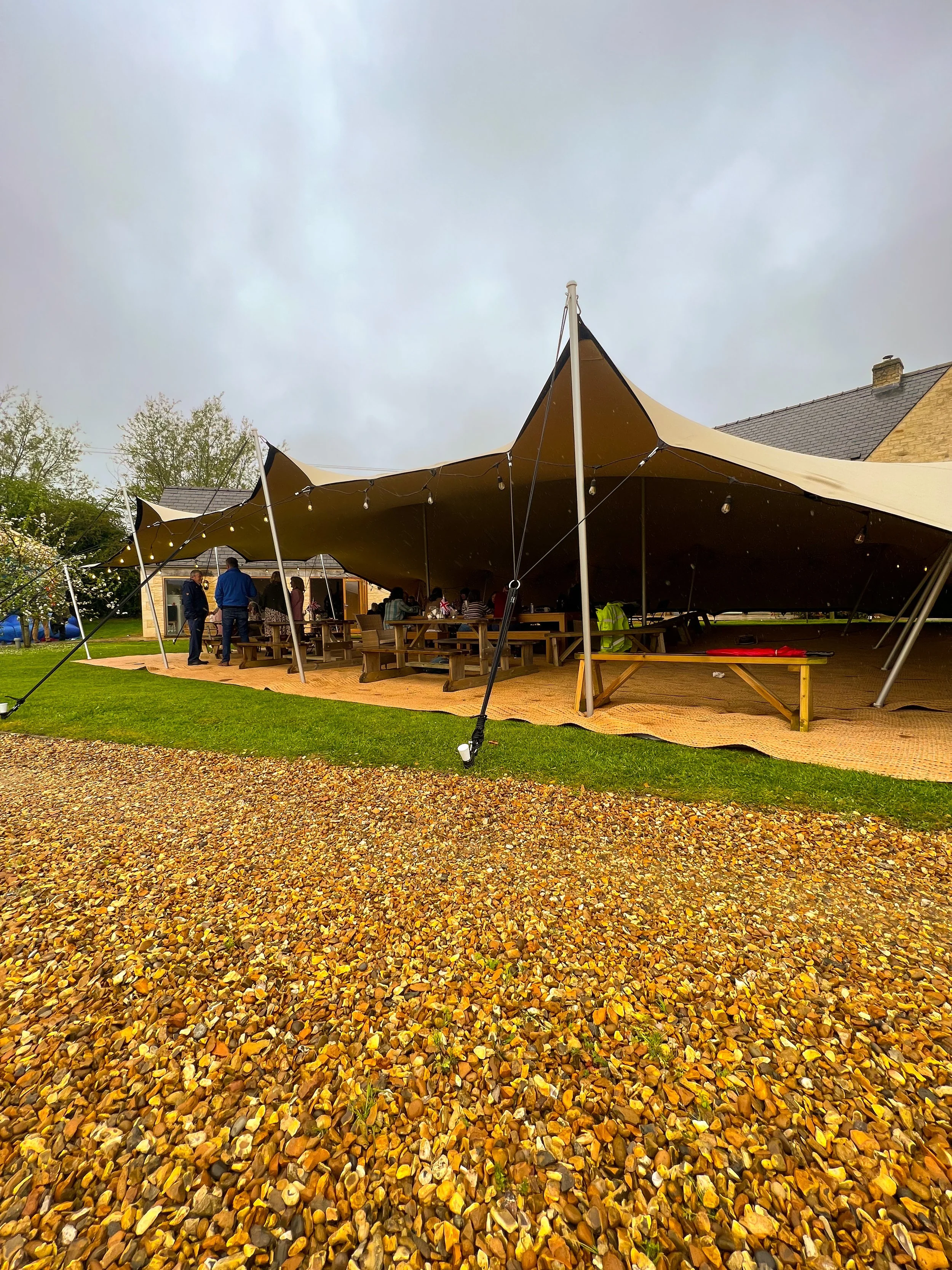Medium Stretch Tents (15 x 10.5m) — Assemble stretch tents