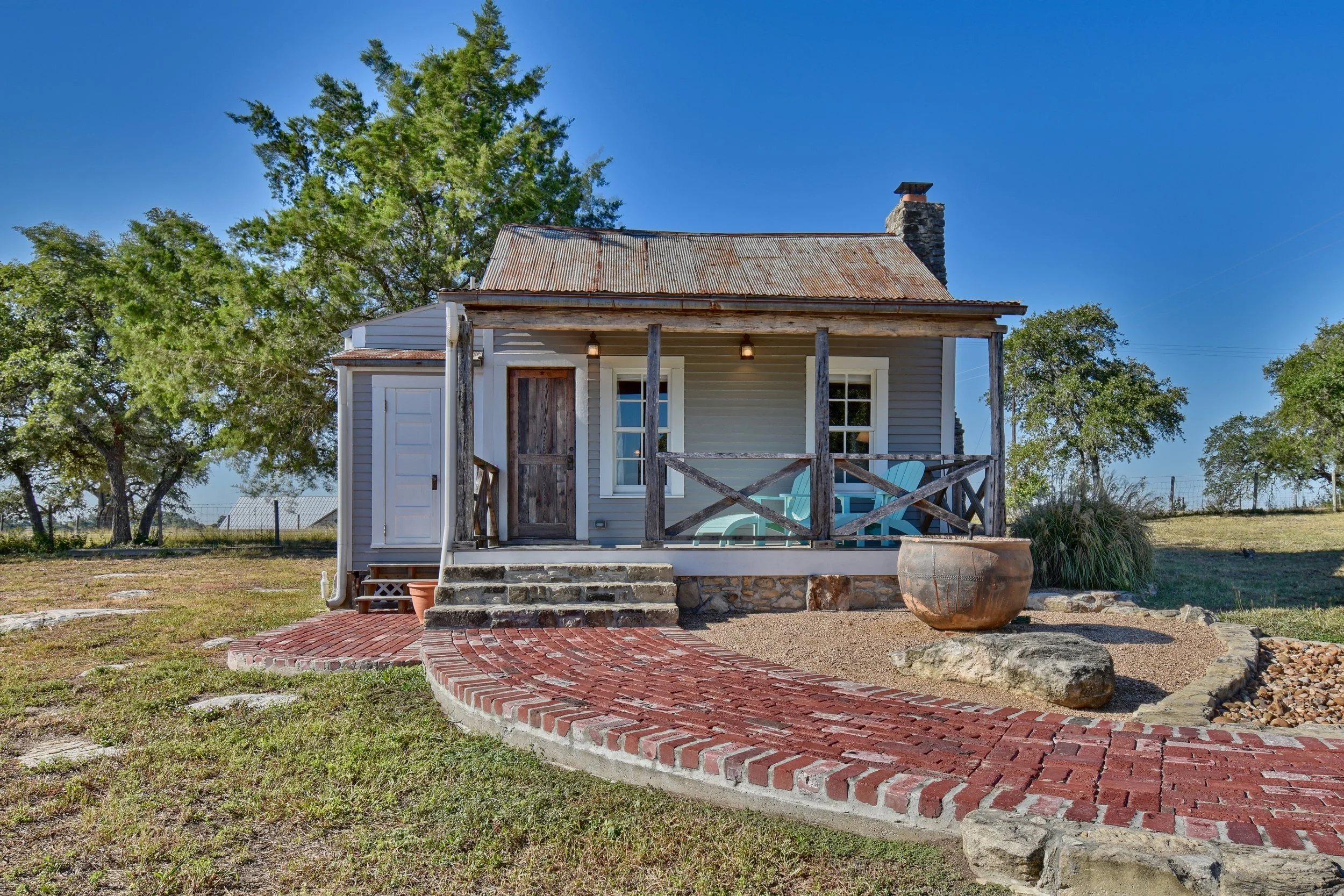 House Guide — The Union Hill House