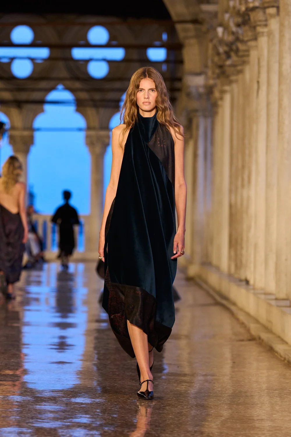 Max Mara Venetia Resort 2025 — Art+ Magazine