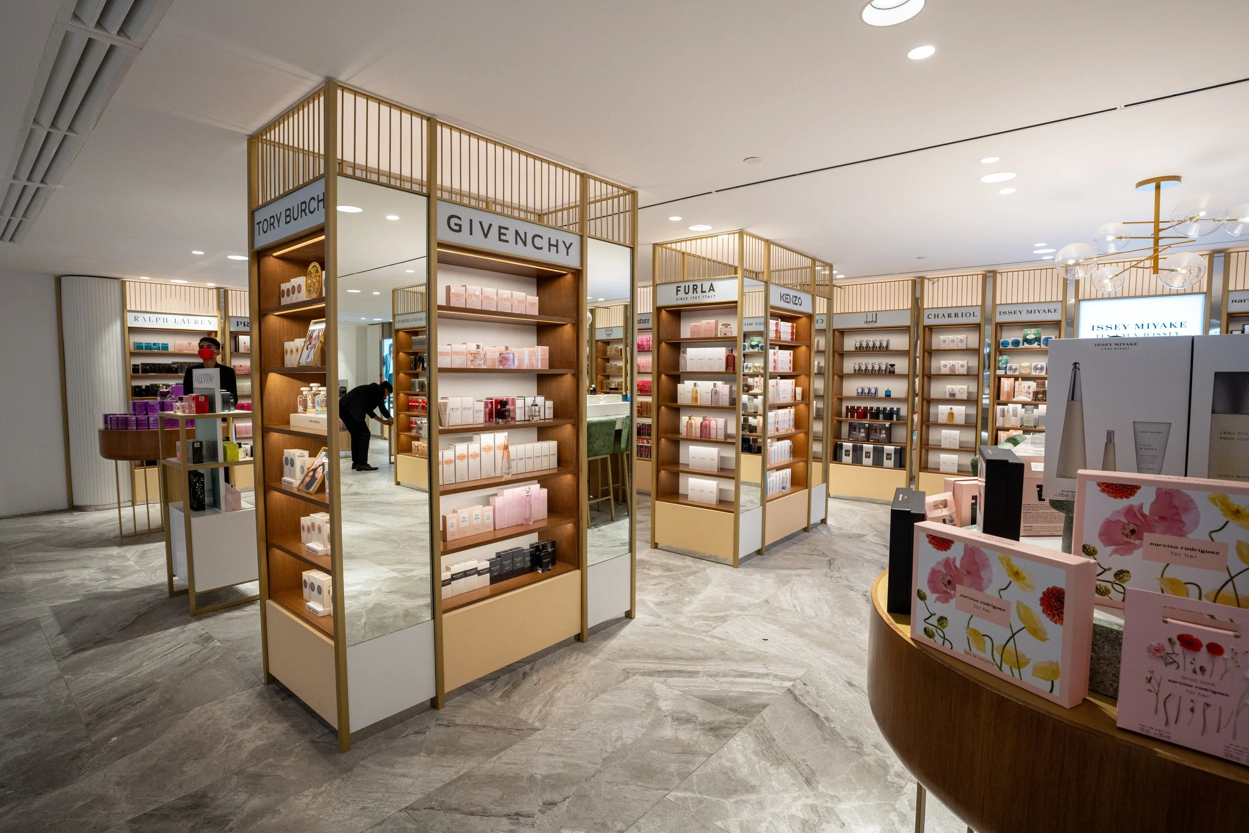 Seeing Beauty in a New Light at Rustan’s Beauty Hall — Art+ Magazine