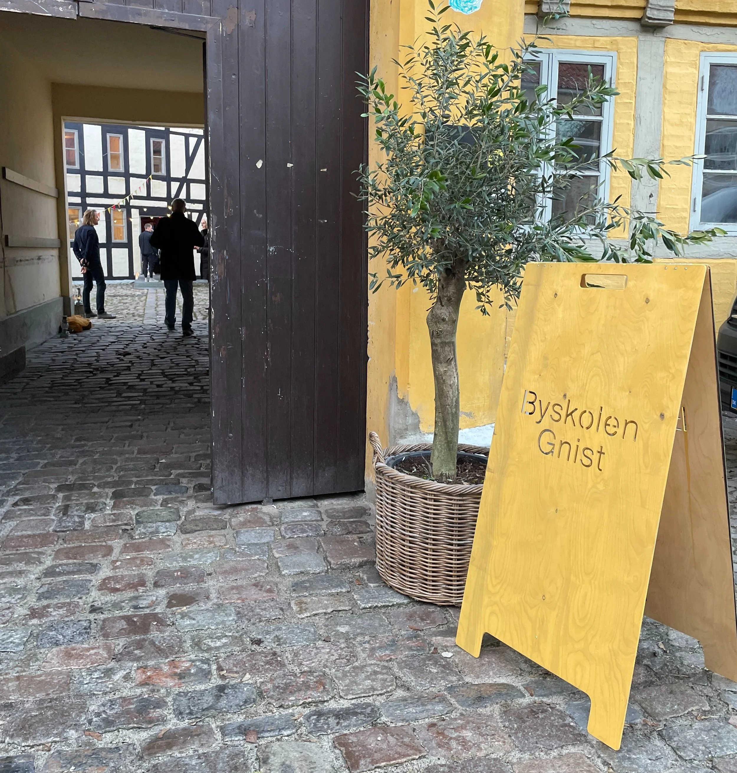 Skolens historie — Byskolen Gnist