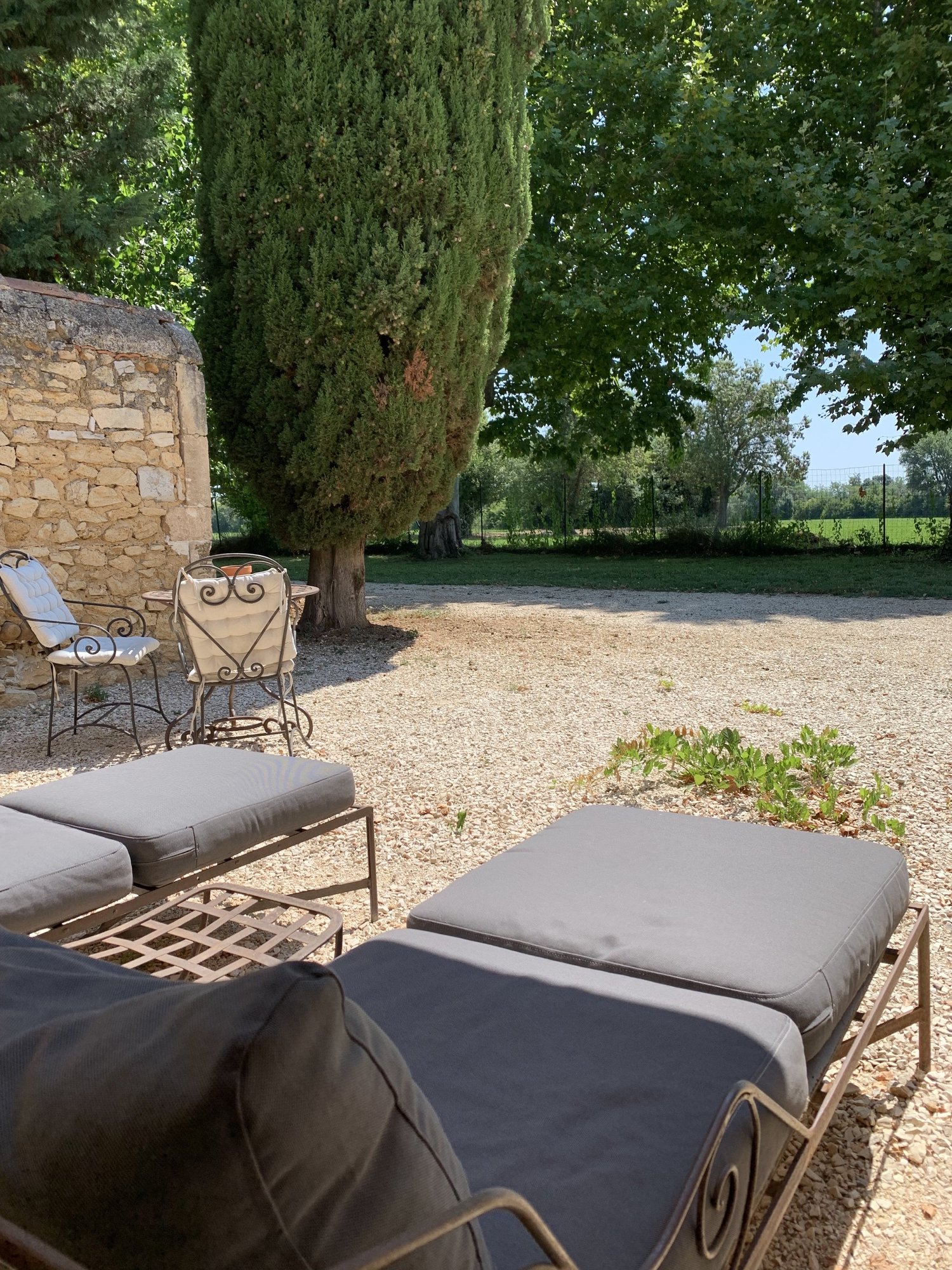 Gîte de charme, chambre d'hôte dans un authentique cabanon provençal au ...