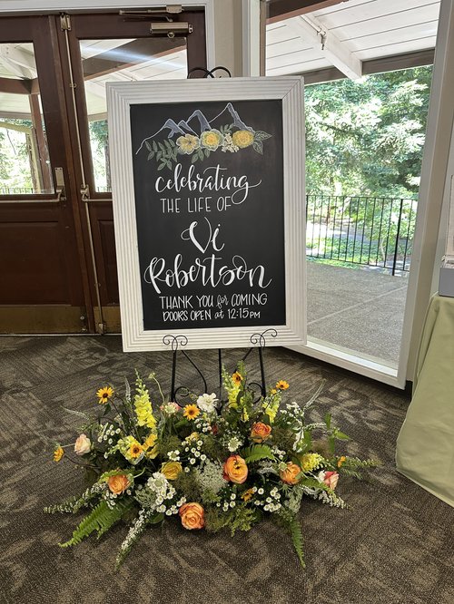All About the Types of Celebration of Life and Funeral Flower ...