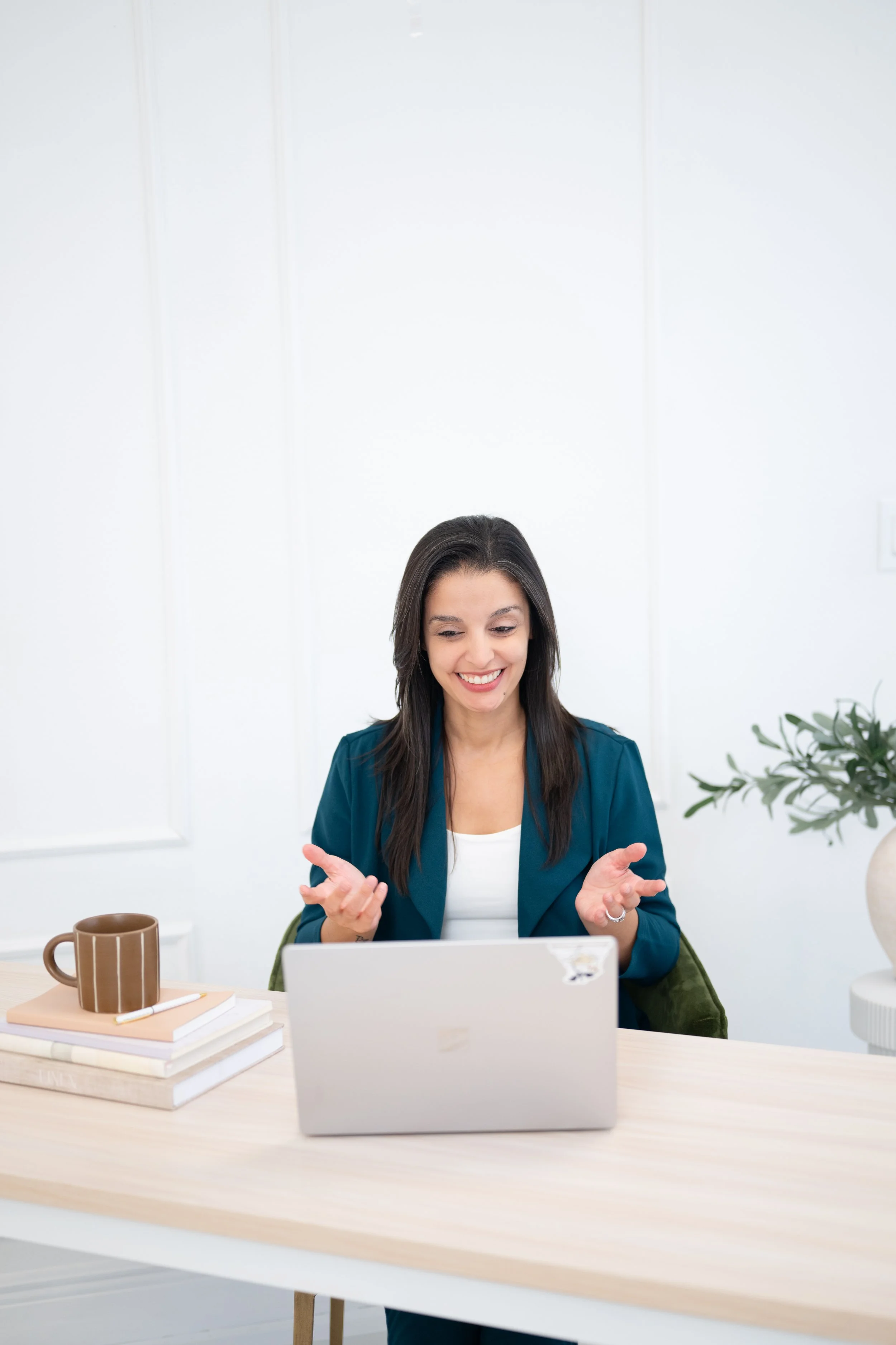 Therapist Brand Photoshoot — The Vibe Creative