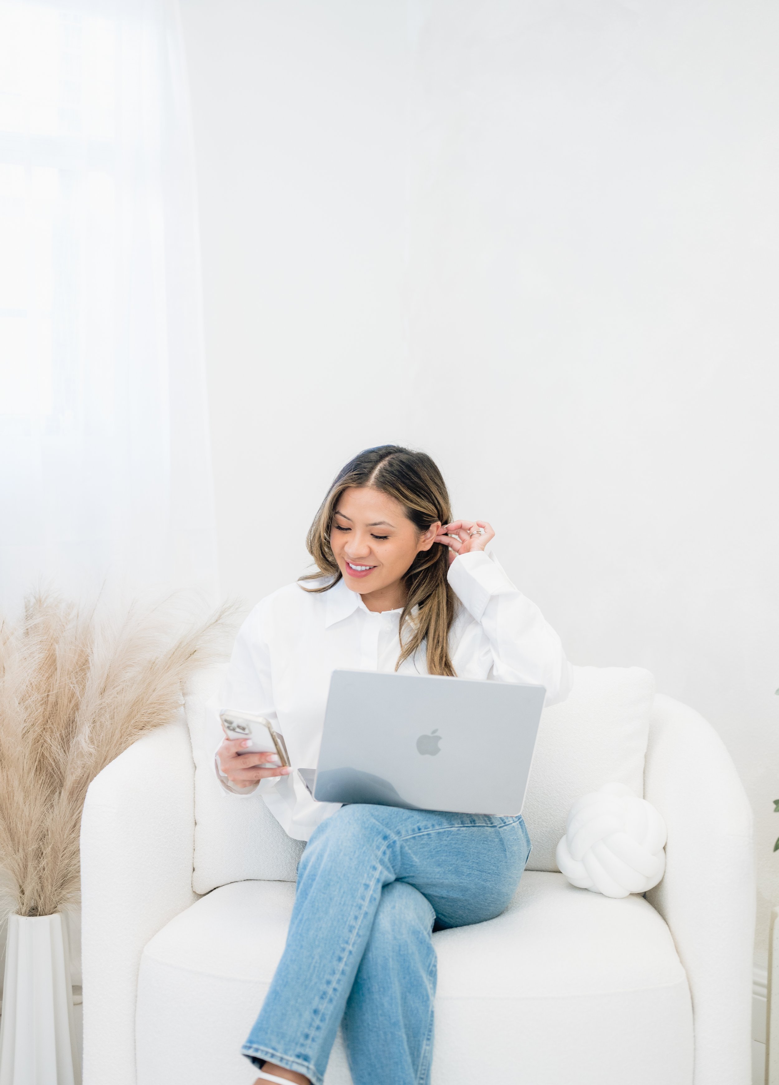 Social Media Manager Brand Photoshoot — The Vibe Creative