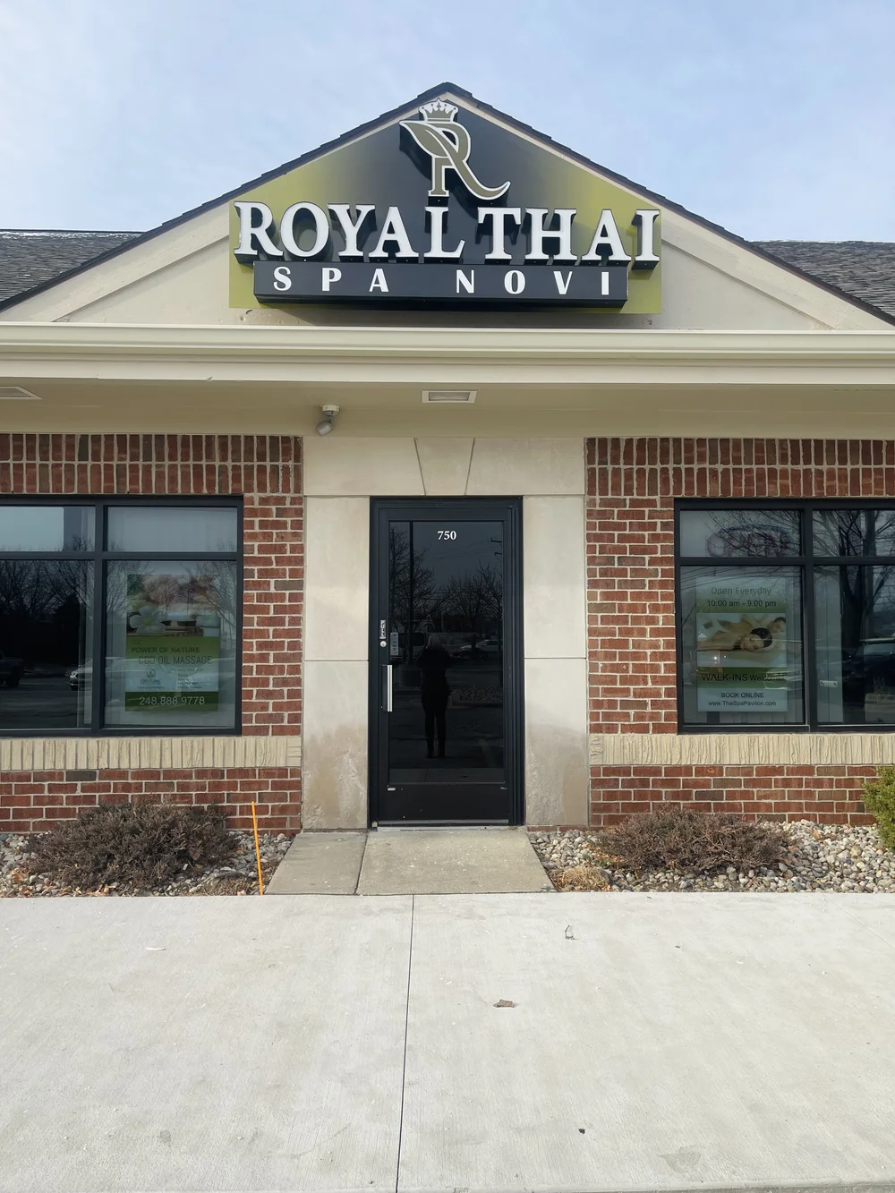 About Us — Royal Thai Spa Novi