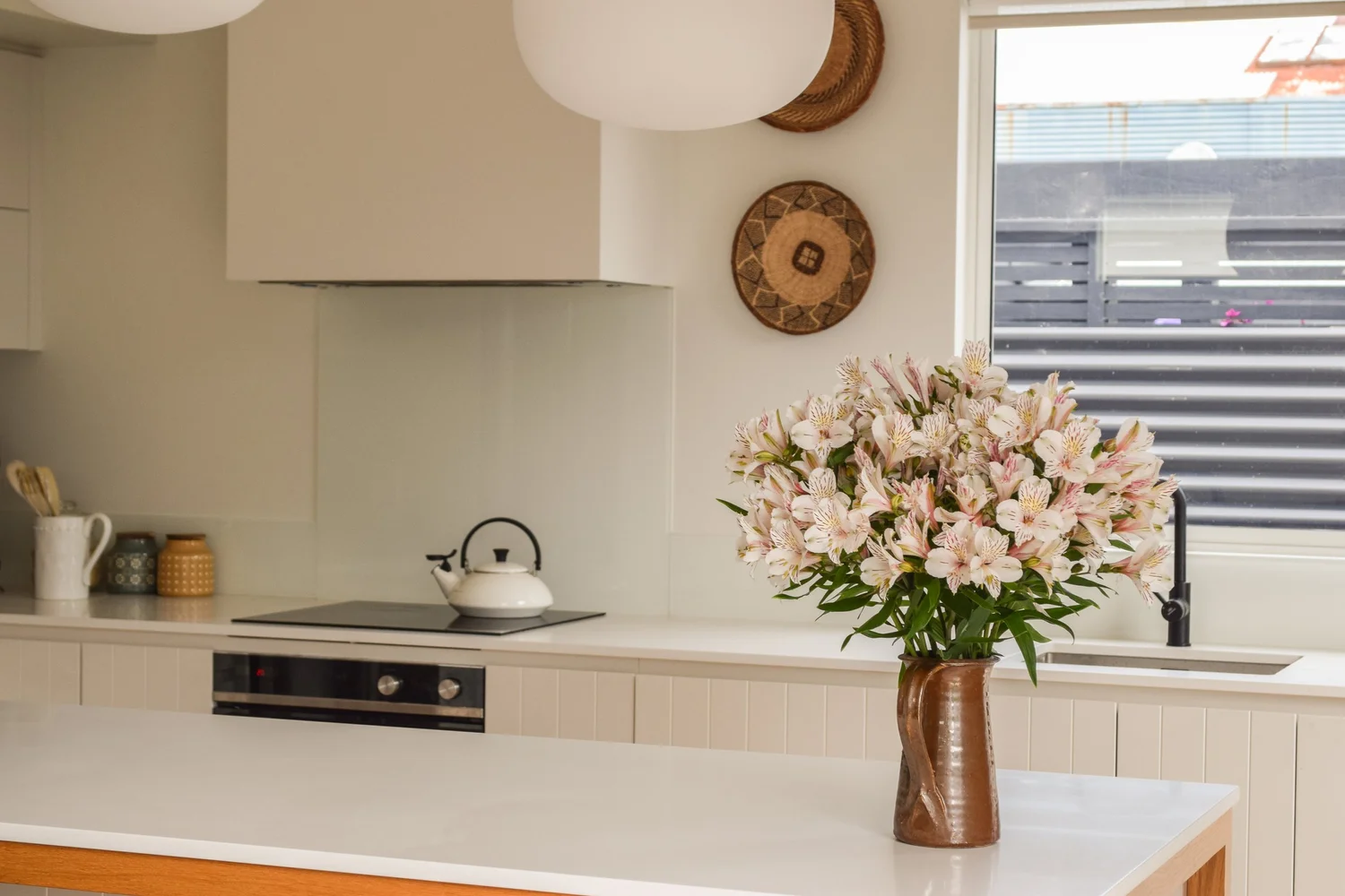 FBDInteriors - Oceanside Oasis: Coastal Villa Kitchen Renovation in Napier Hawkes Bay