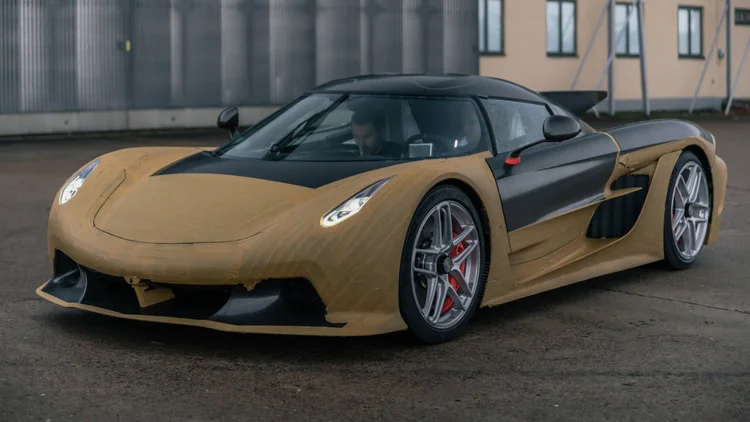 The first production Koenigsegg Jesko Absolut, destined for Switzerland ...