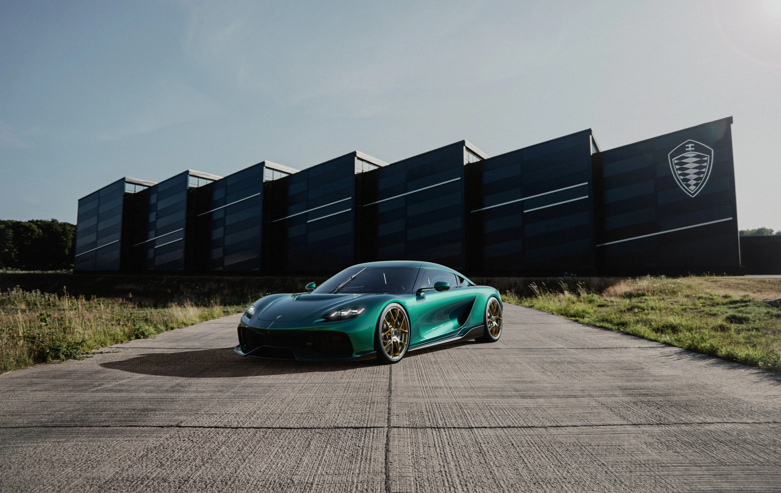 The secrets of the Koenigsegg Gemera: LSTT and Dark Matter magic — Egg ...