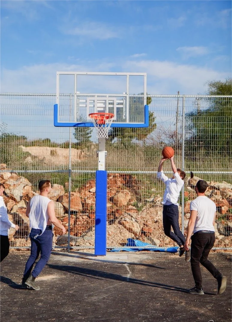 Rabbi Fischer's Yeshiva
