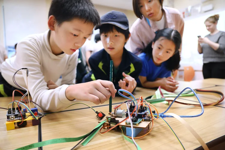 YK Pao School — YK Pao Education Foundation