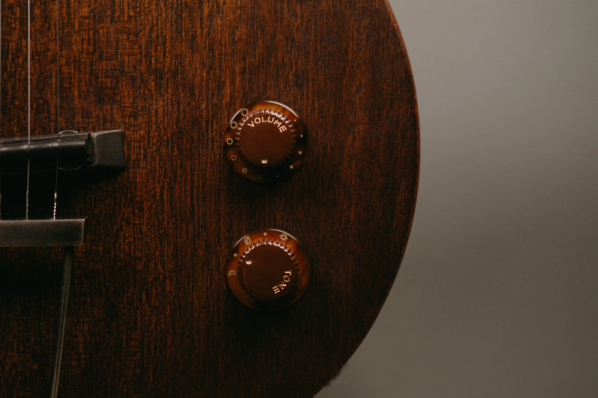 Mood Guitars