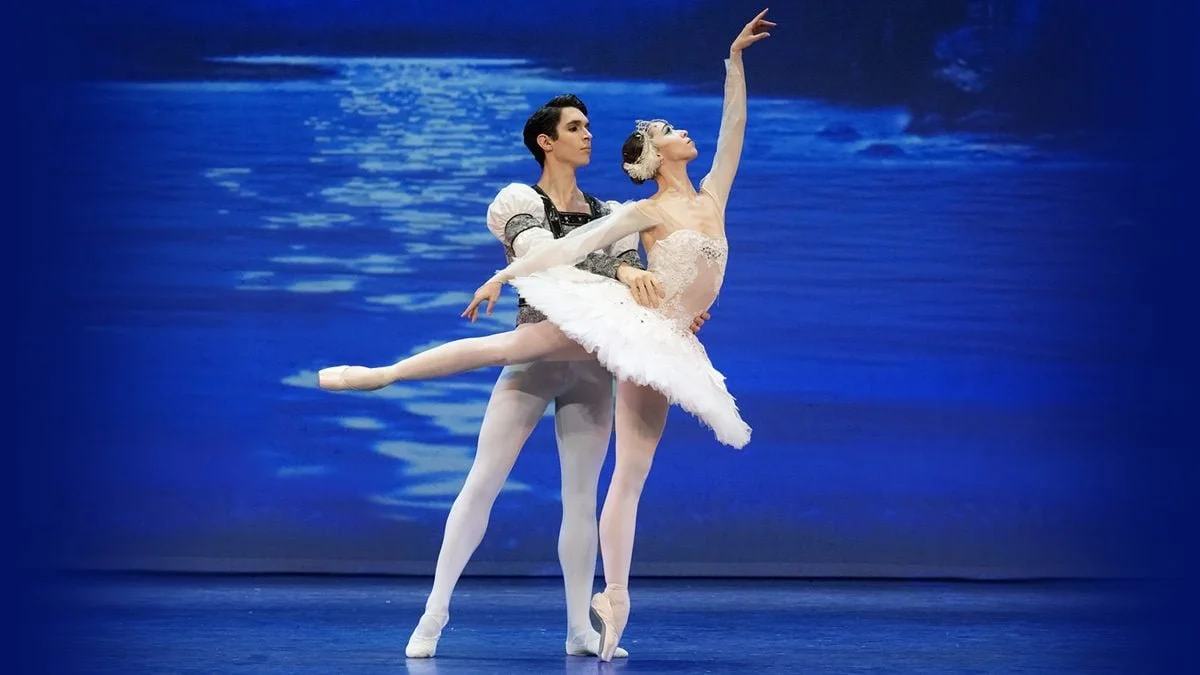 Ballet Shoes, National Theatre (Olivier) Review — Theatre & Tonic