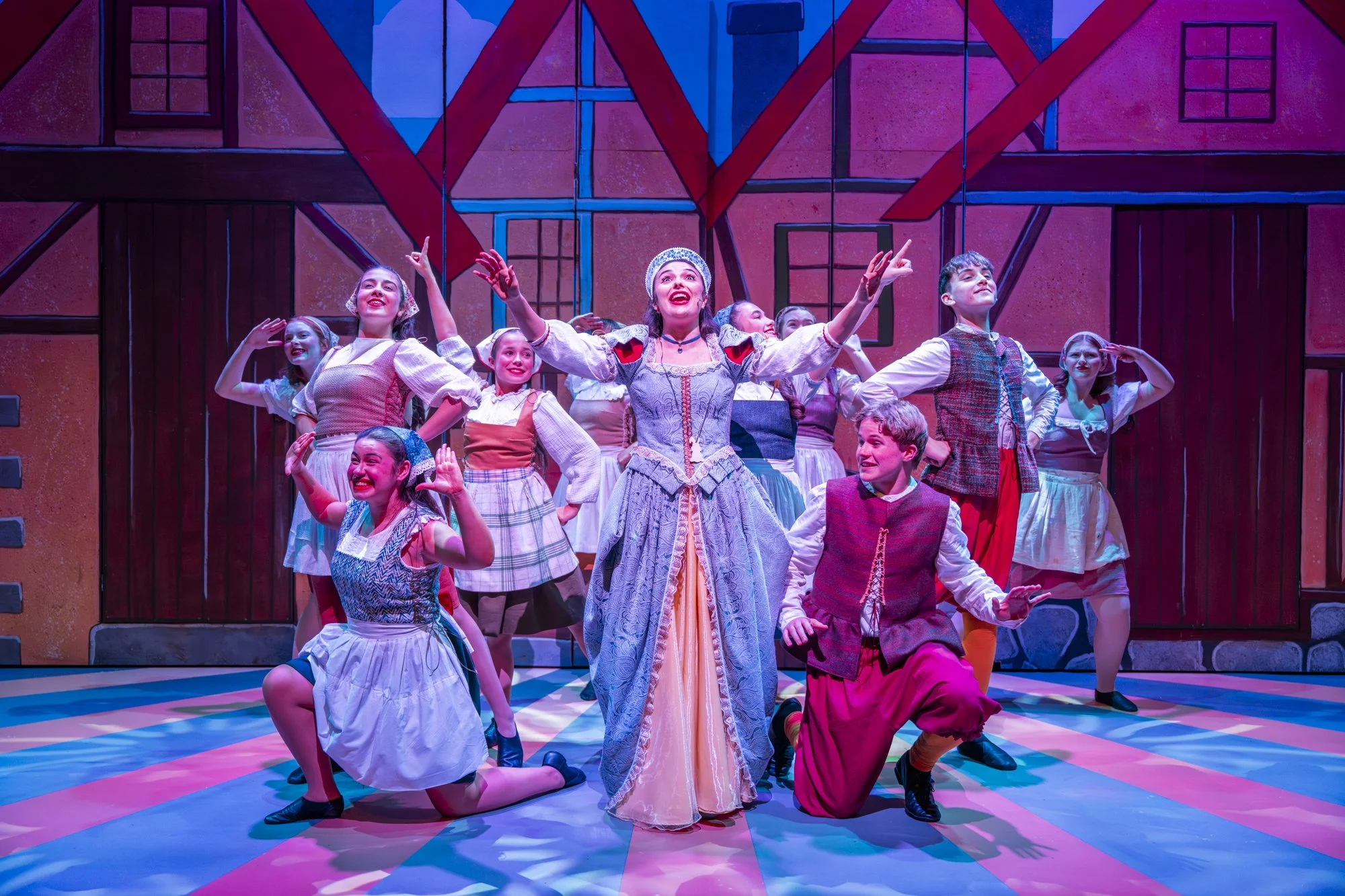 Snow White at Paisley Arts Centre Review — Theatre and Tonic