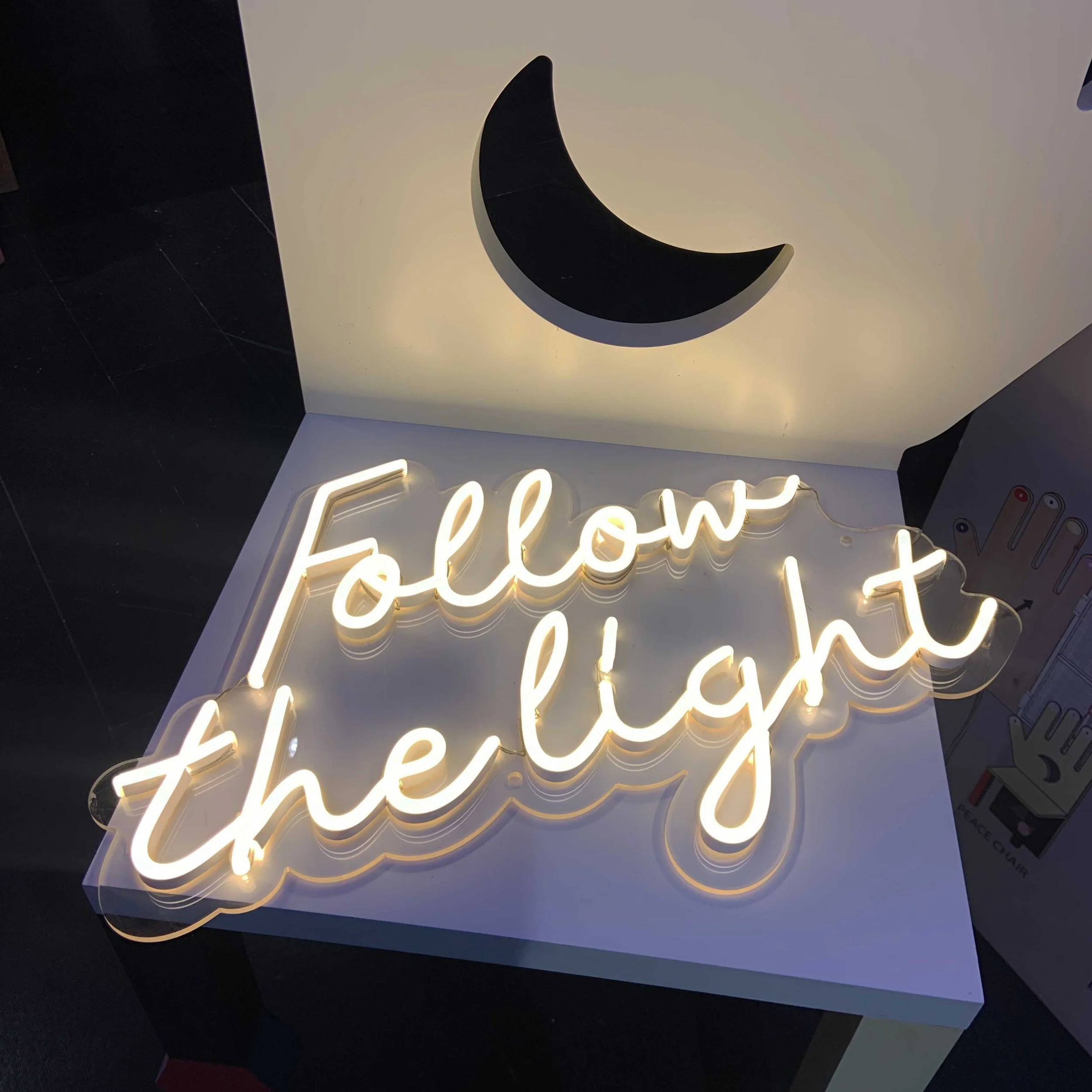 FOLLOW THE LIGHT LED — THE NEON HOUSE BARCELONA