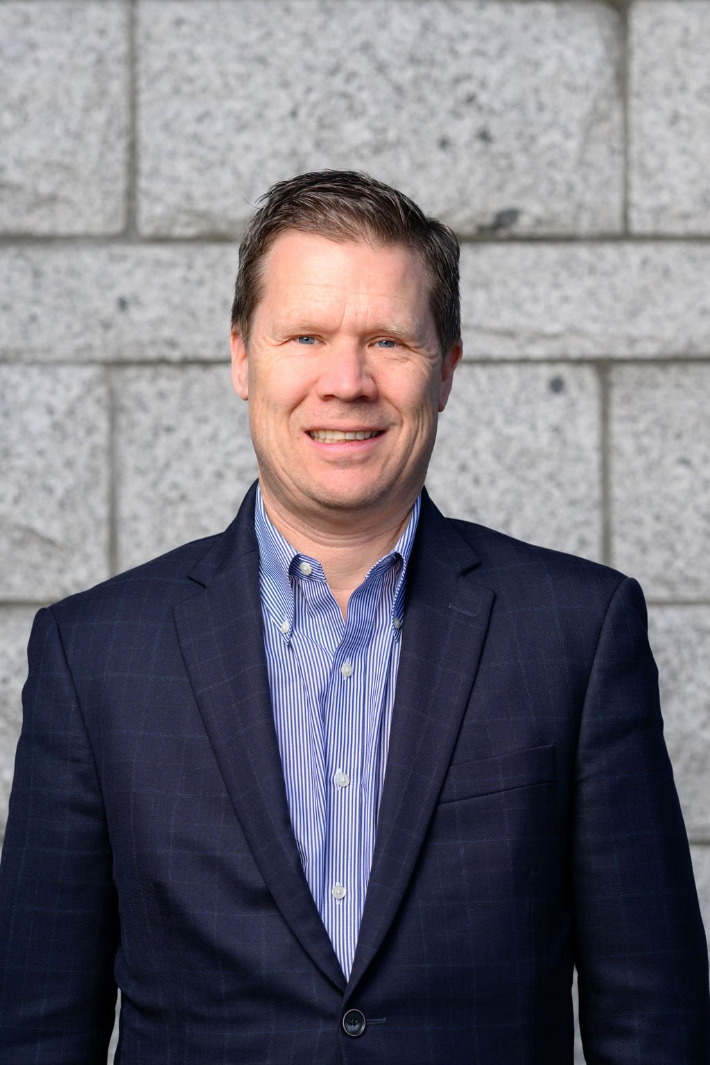 Lawyer Scott Farquhar — Pearlman Lindholm