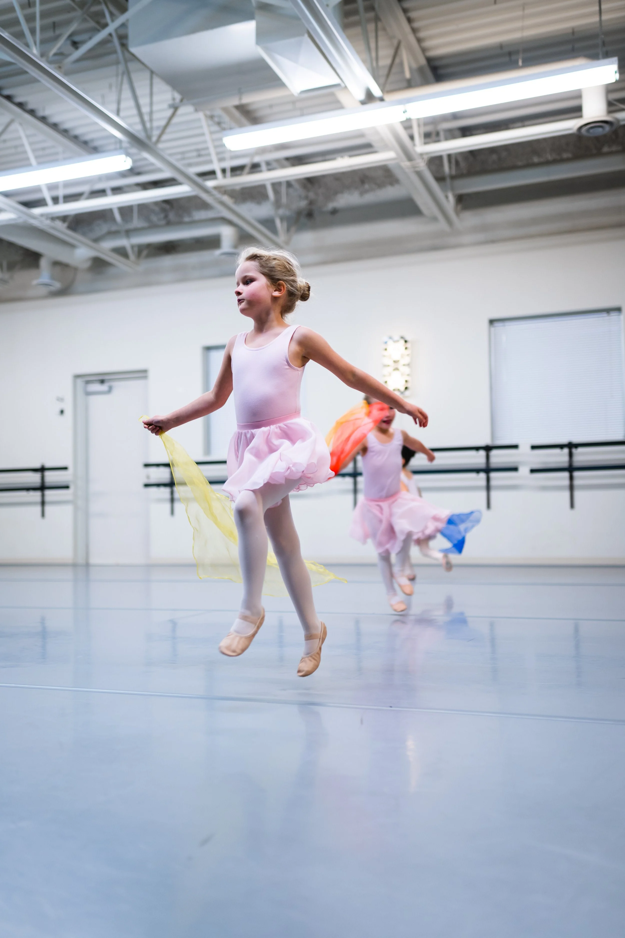 About 1 — Crossings Dance