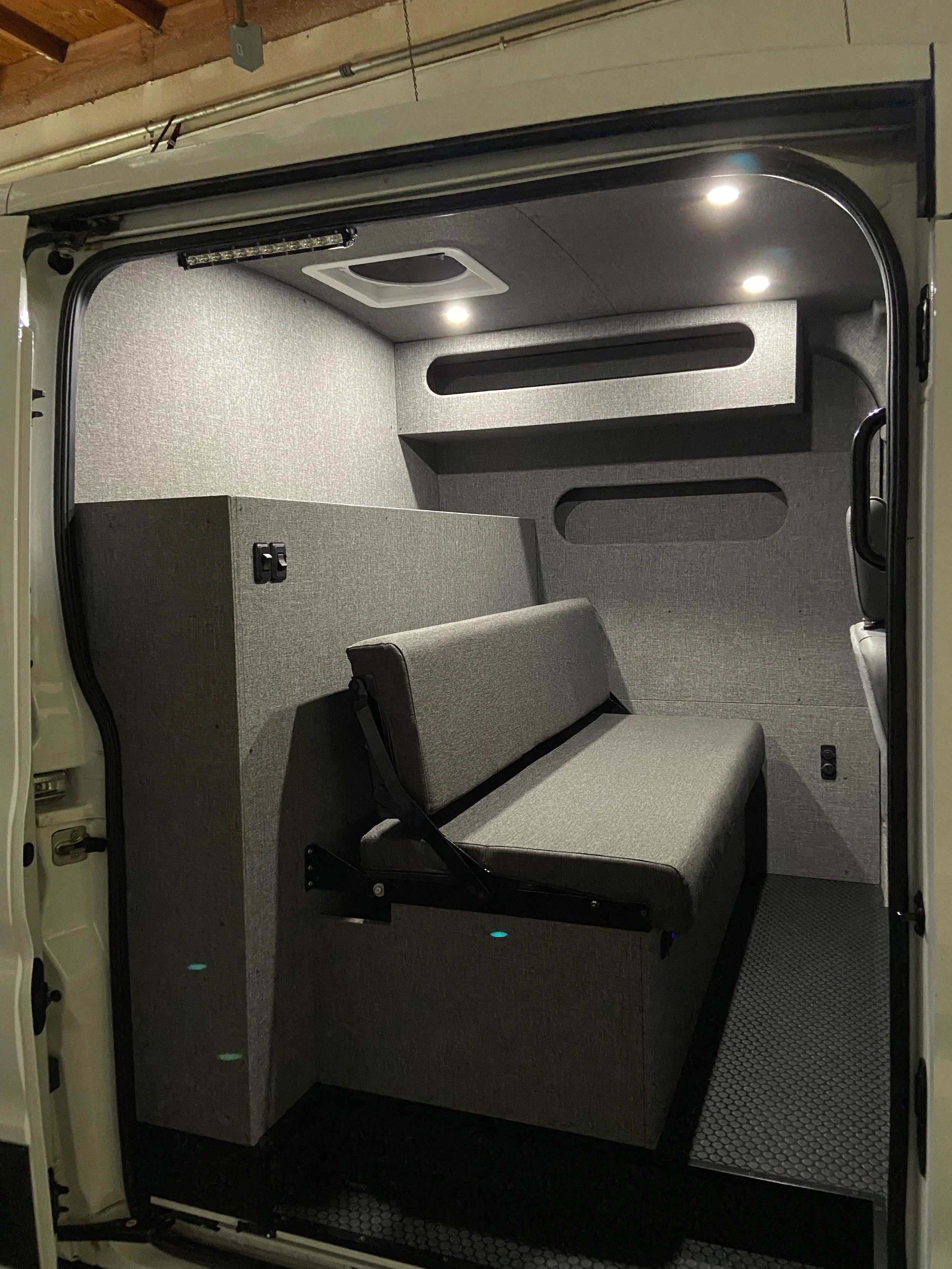 Oneupvans Moto van builds.