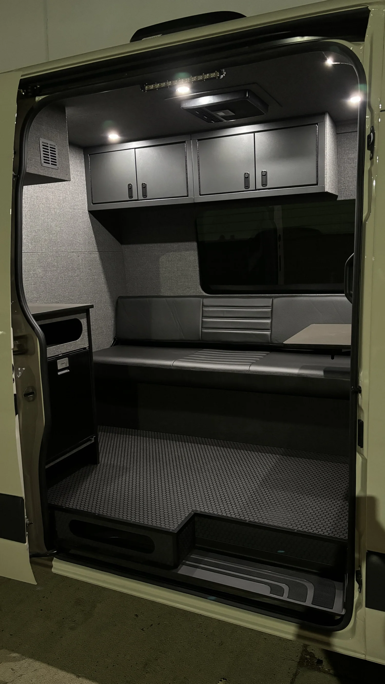 Oneupvans Moto van builds.