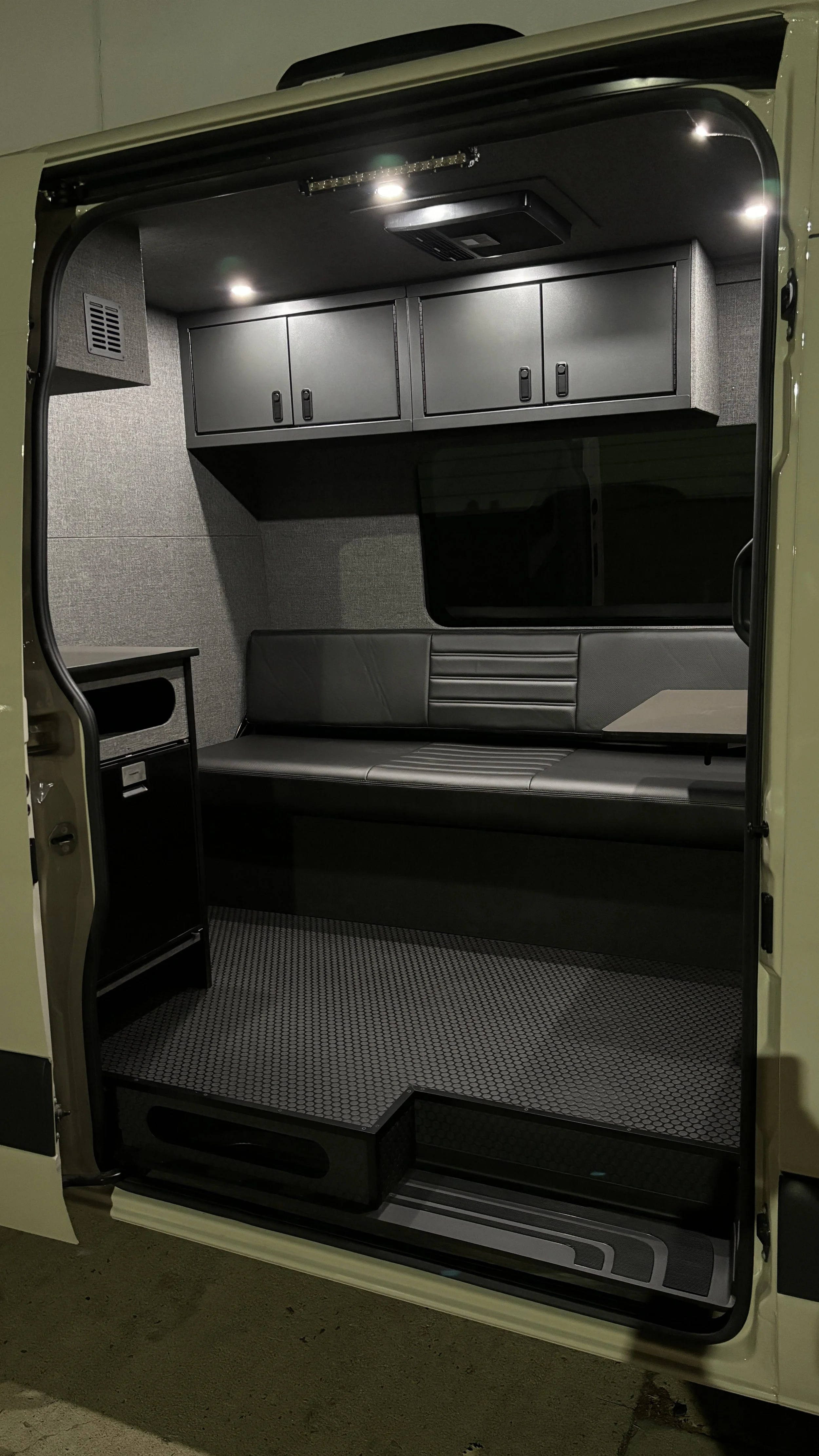 Oneupvans Moto van builds.