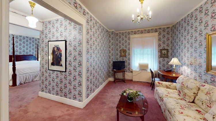 Main Inn Rooms & Suites | Red Lion Inn