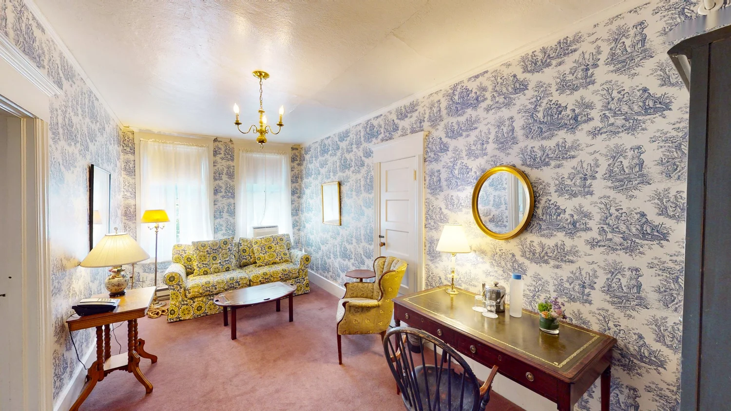 Main Inn Rooms & Suites | Red Lion Inn
