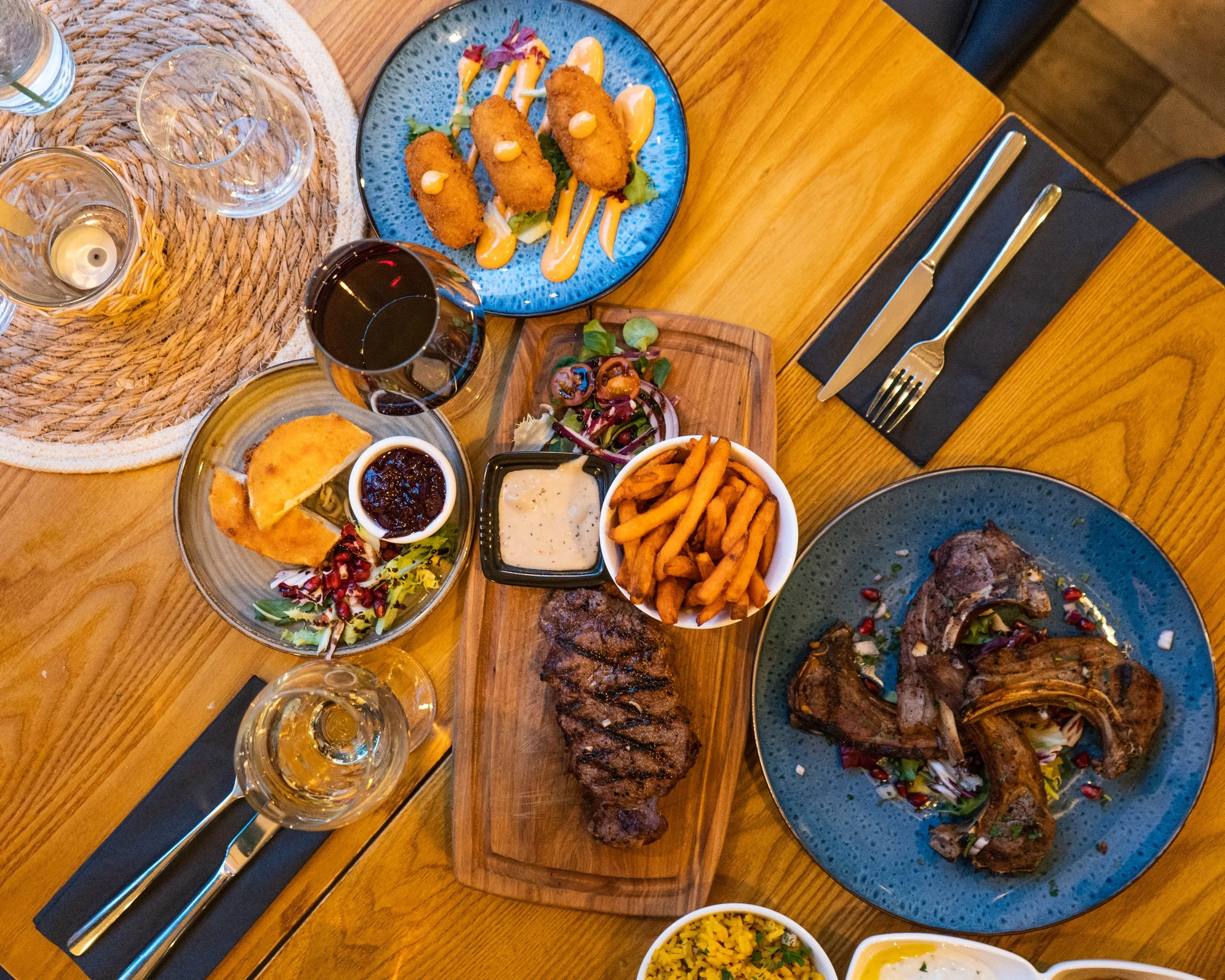 PUPA RESTAURANT & Bar