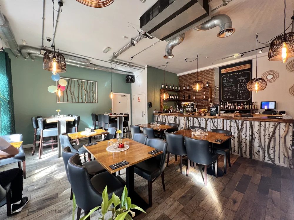 PUPA RESTAURANT & Bar