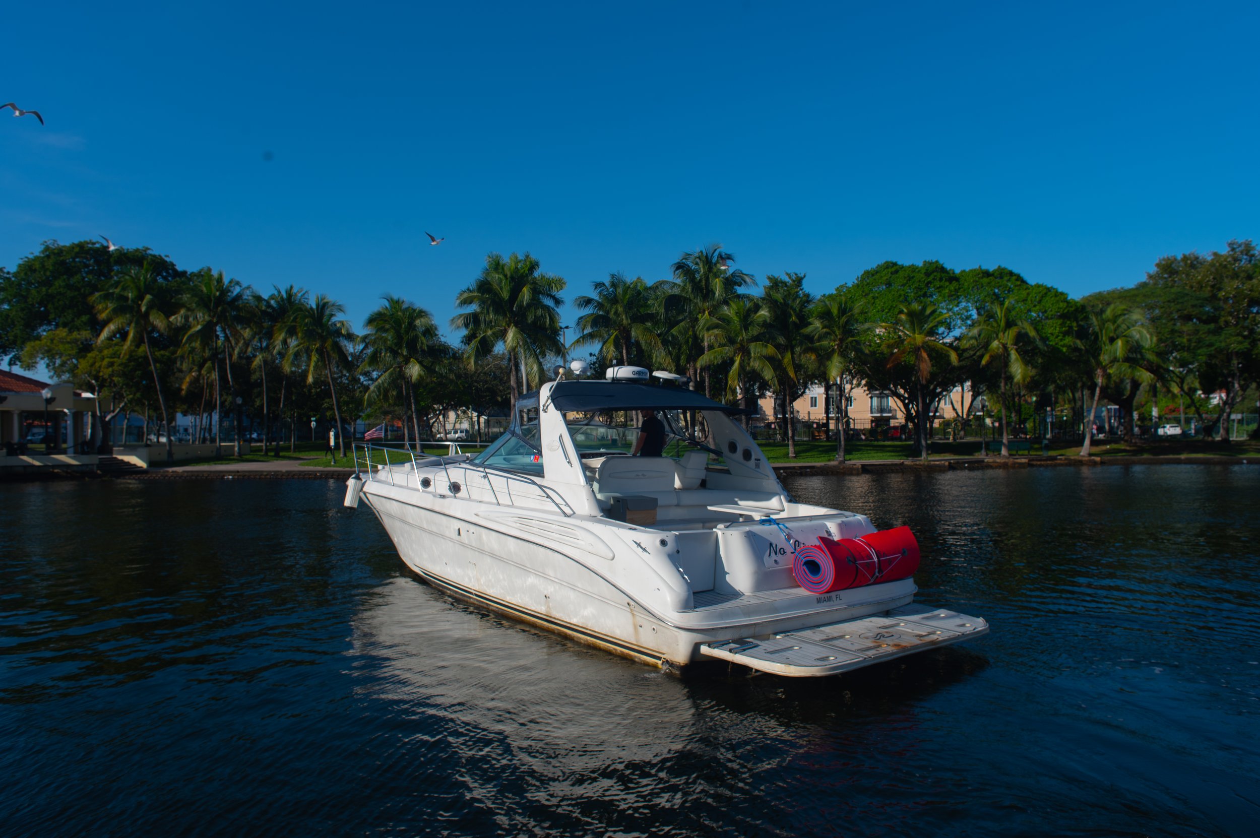 44ft ''DUBAY'' Searay - Starting at $640 — Boat Miami Now