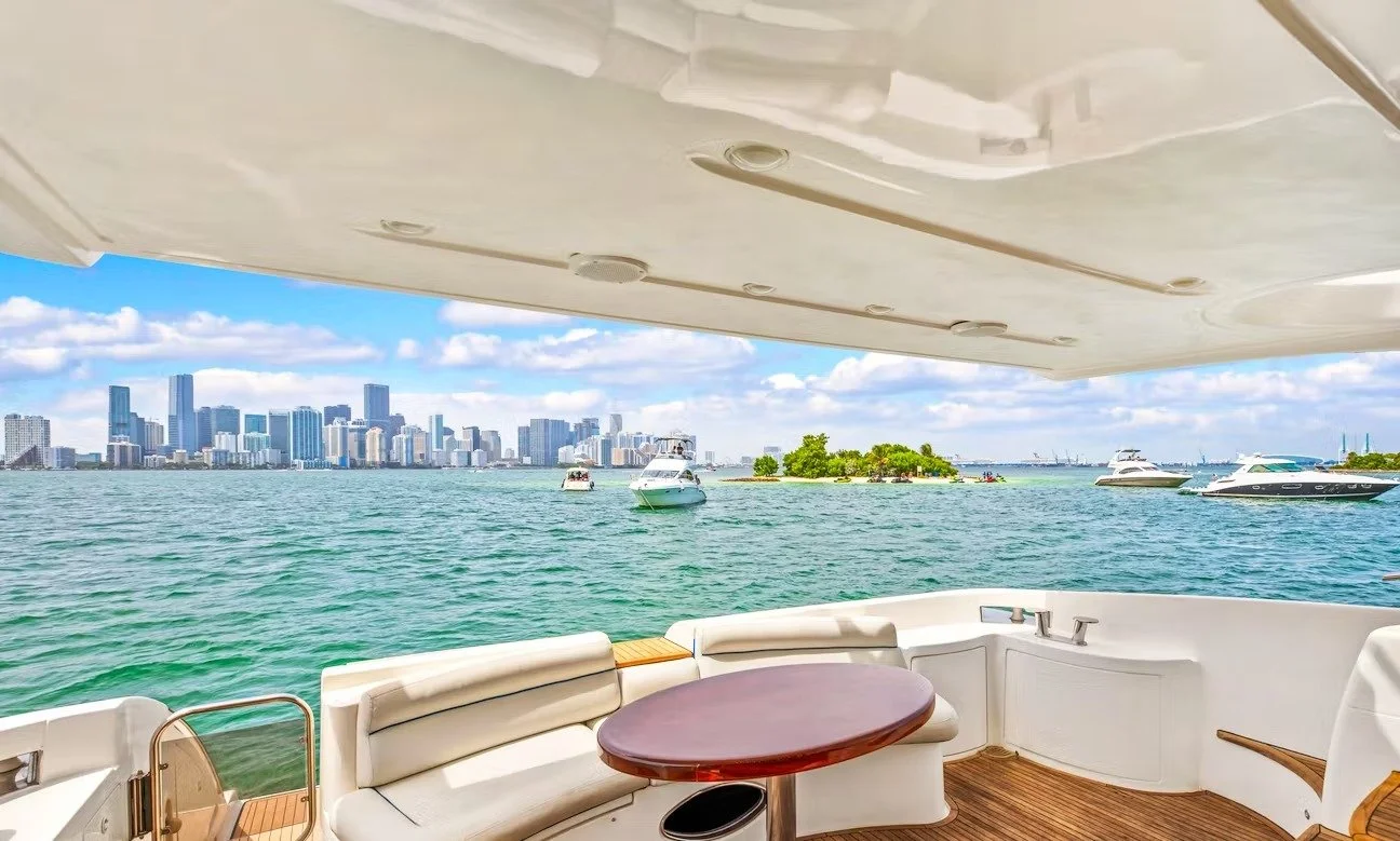 65ft Azimut - Starting at $1700 — Boat Miami Now