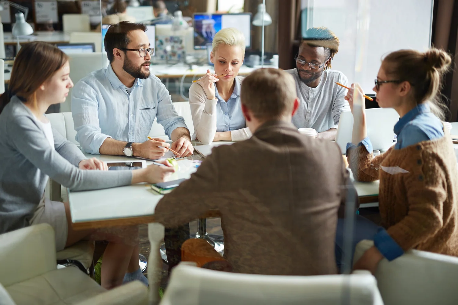 How to Plan a Work Retreat: Step-by-Step Guide for HR and Team Leads