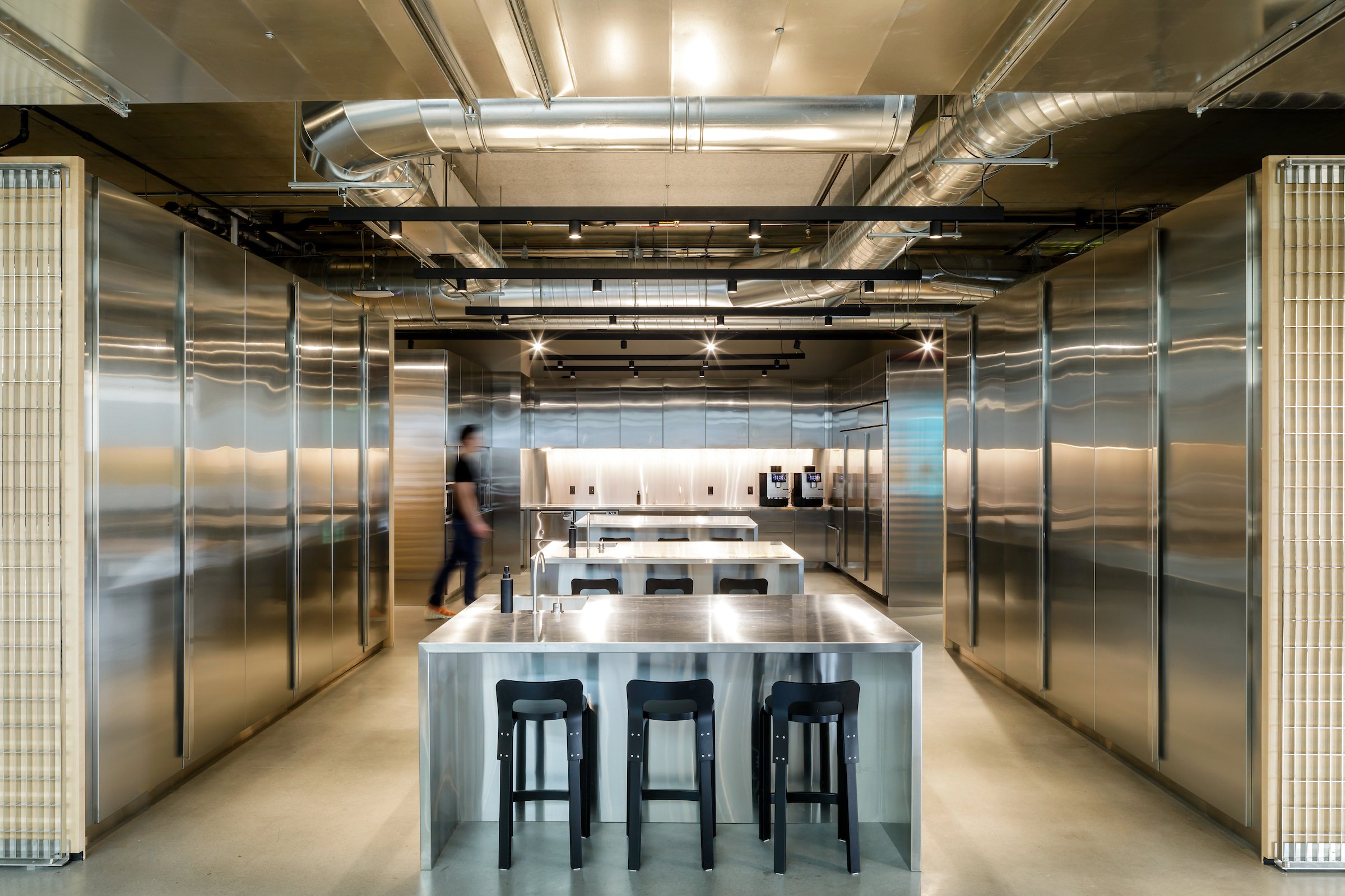 On Running Headquarters — HBX STUDIO