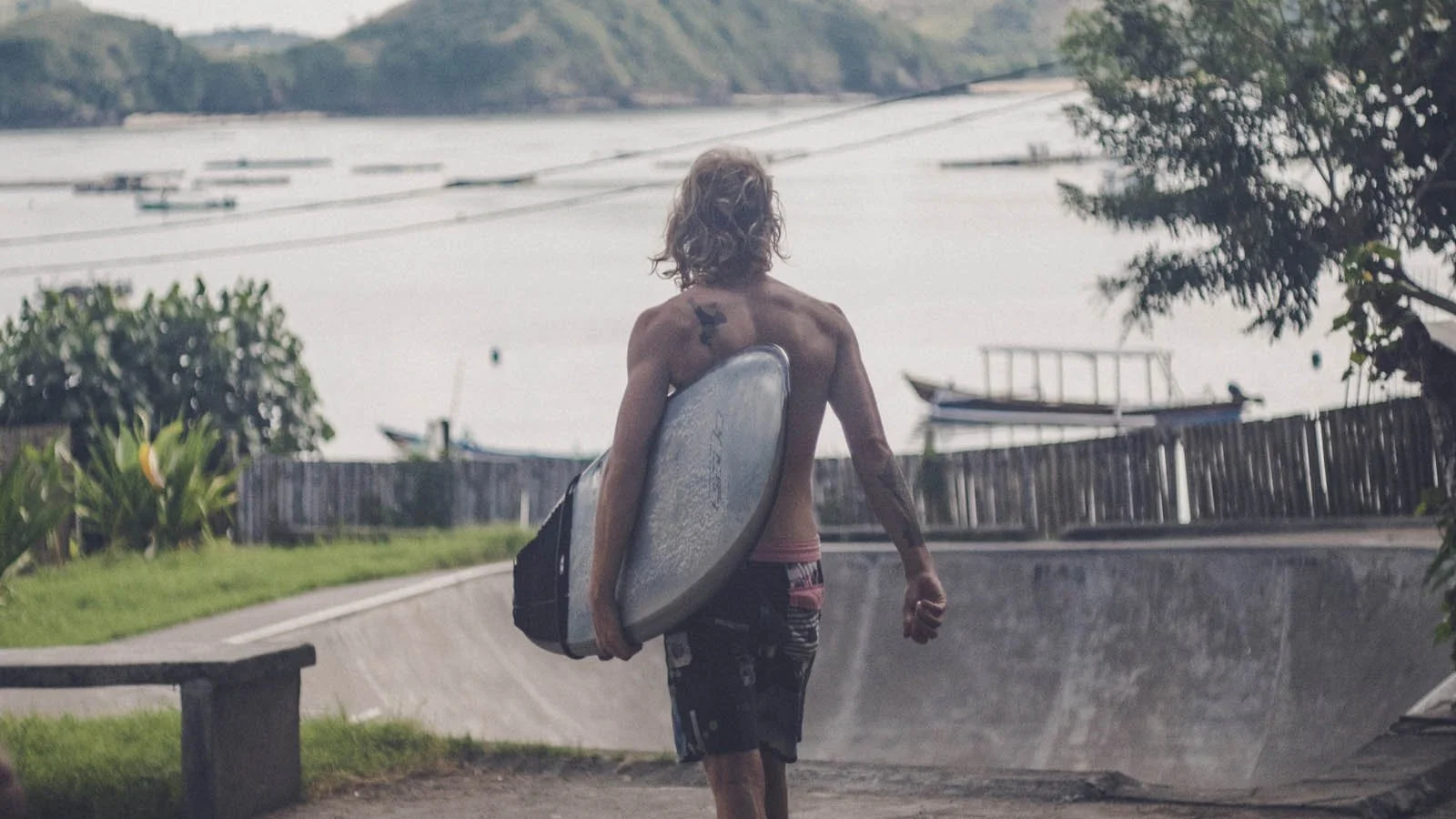 Surfing Level 1-2 — Surf Camp Lombok
